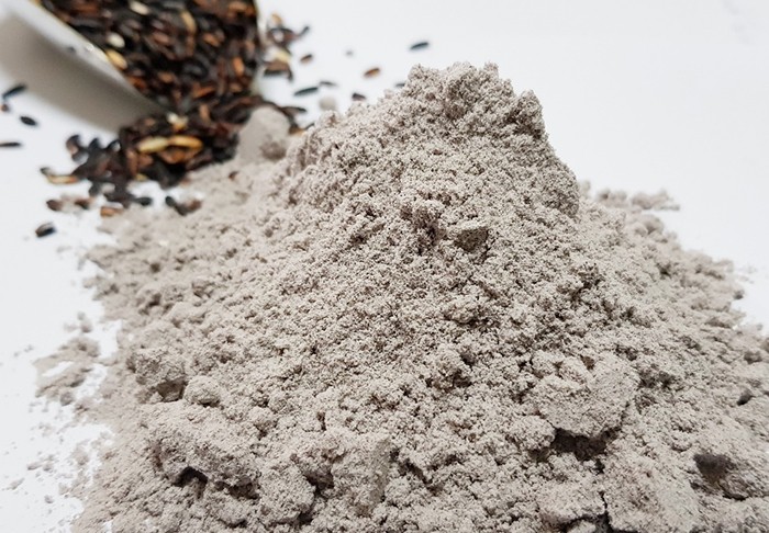 Black glutinous rice flour
