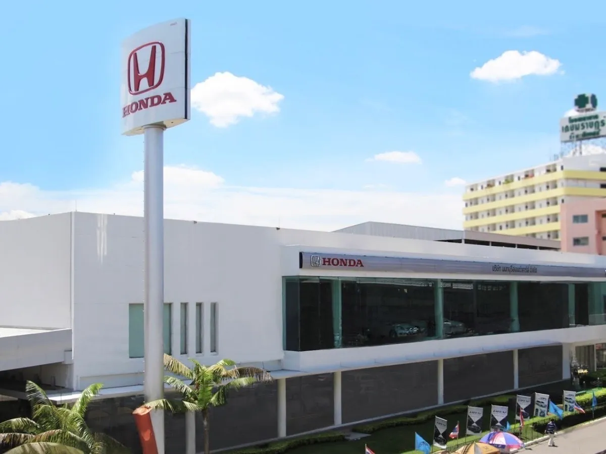 Renovate Honda Car Building Bangbuathong , Nonthaburi.