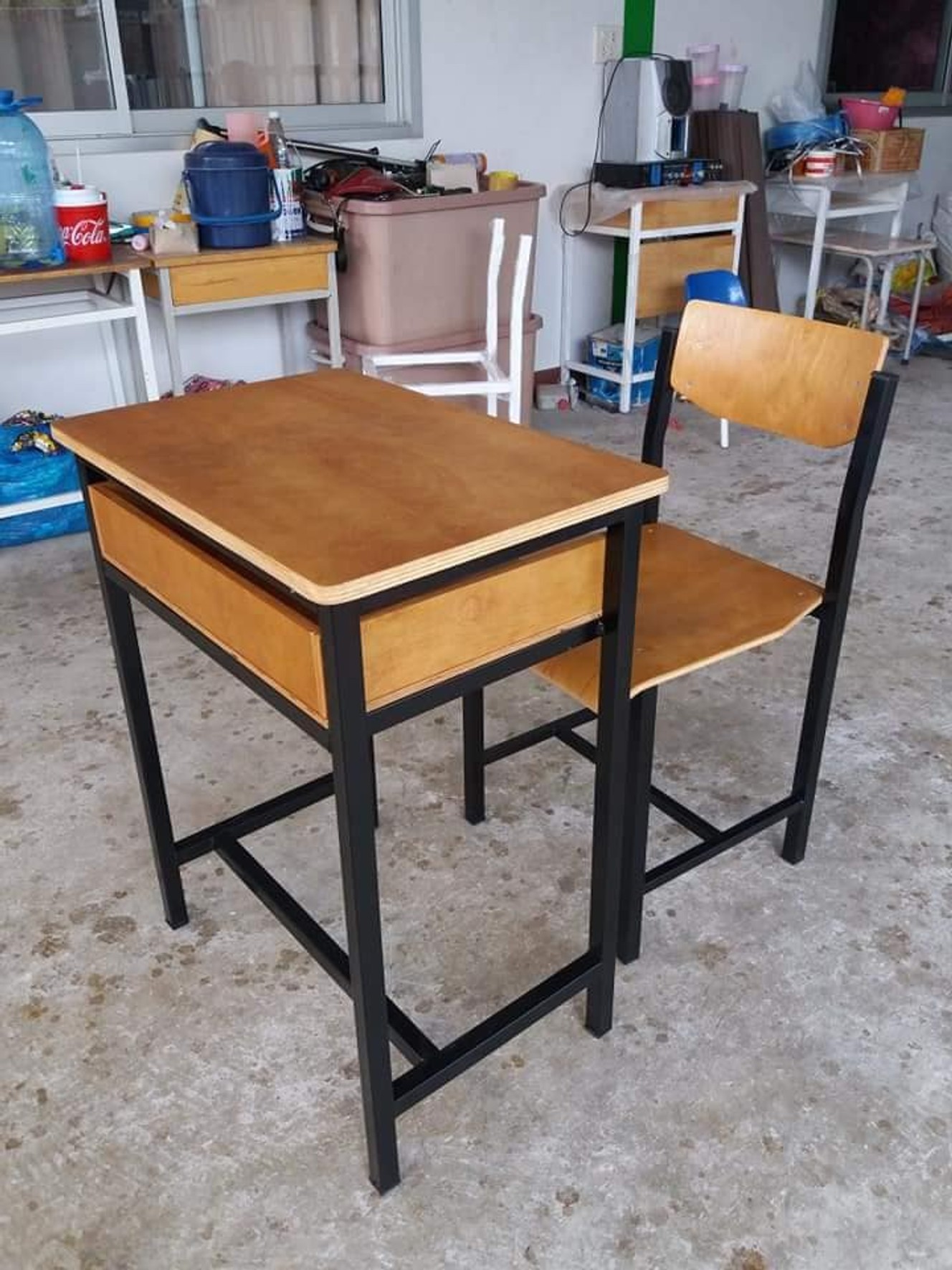 โต๊ะนักเรียนแบบ A4 หน้าไม้อัด