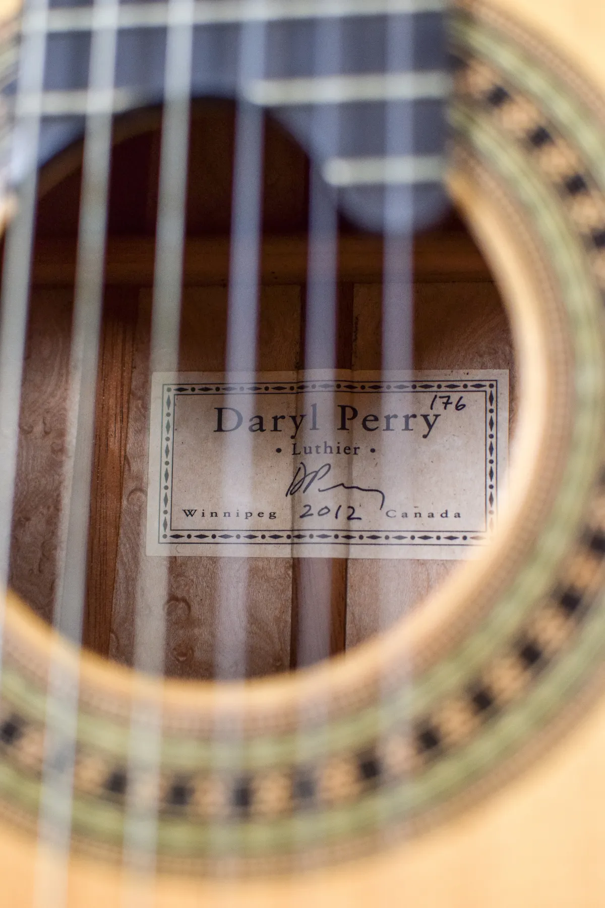 DARYL PERRY กีตาร์คลาสสิก จากช่างแคนาดา รุ่น "TORRES CONCERT"