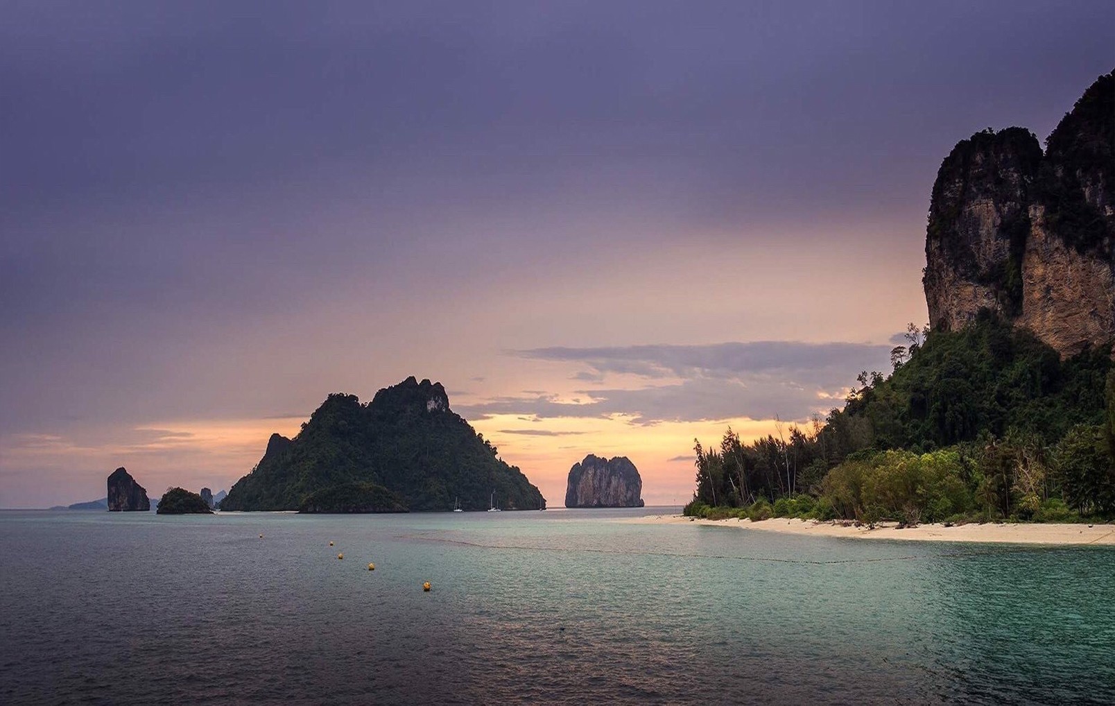 4 Island sunset tour krabi By m/y lalida cruise BBQ Sunset snorkeling ...