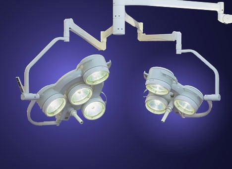 โคมไฟผ่าตัด Dr Mach 380/400