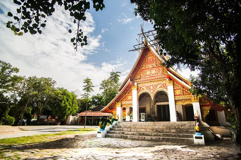 Wat Tha Khaek | Chiangkhan River Mountain Resort