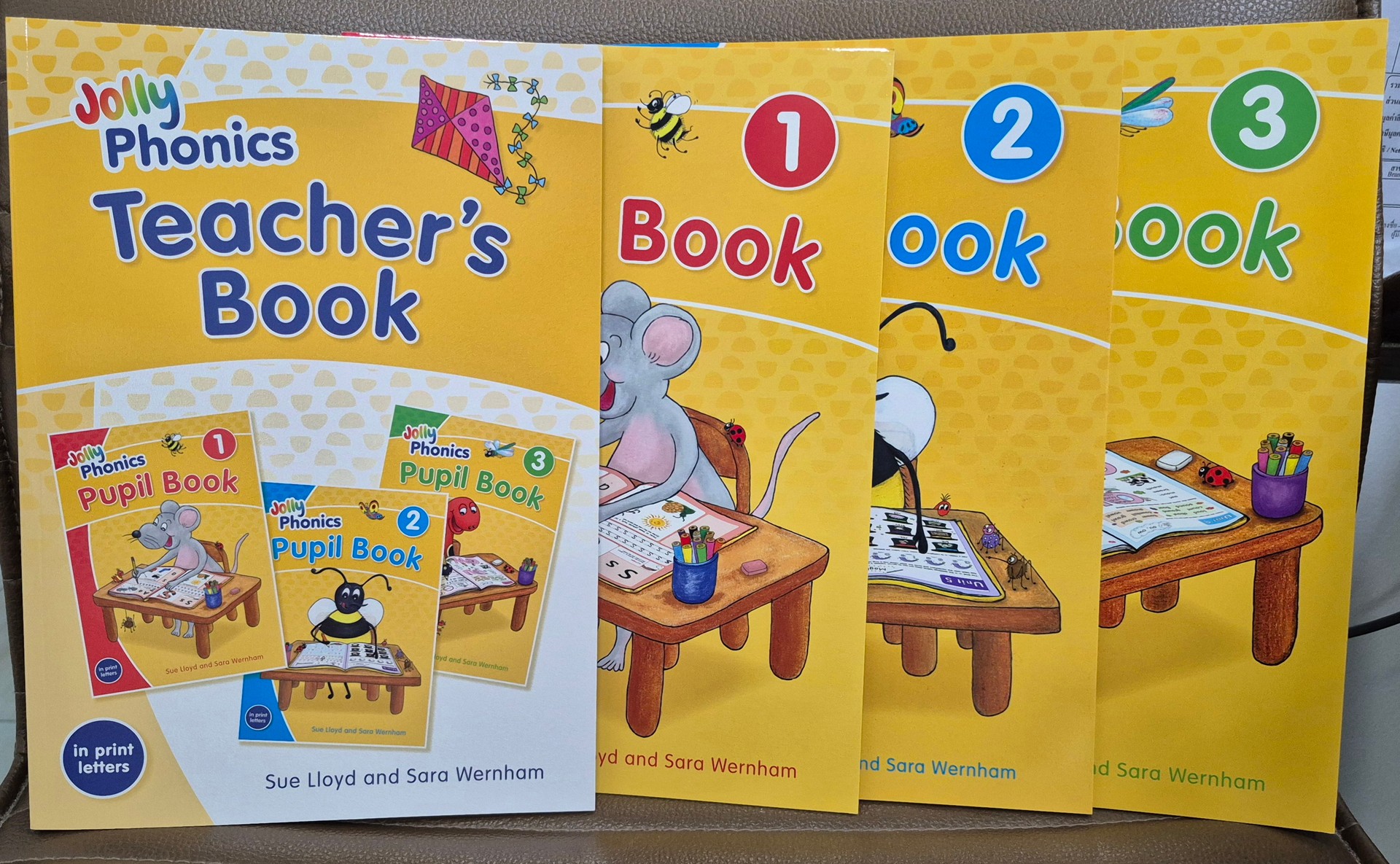 หนังสือ Jolly Phonics ทั้งหมด