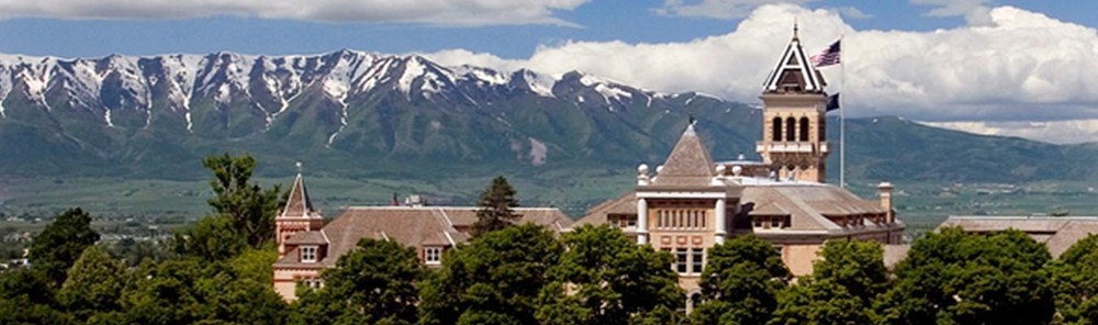Utah State University เป็นของรัฐบาล ตั้งอยู่ในเมือง Logan รัฐ Utah