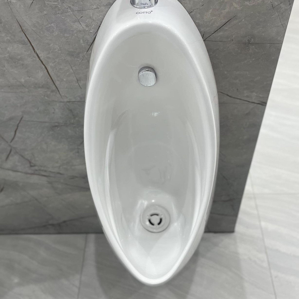 โถปัสสาวะ แขวนผนัง แบบฟลัชวาล์ว รุ่น C30207