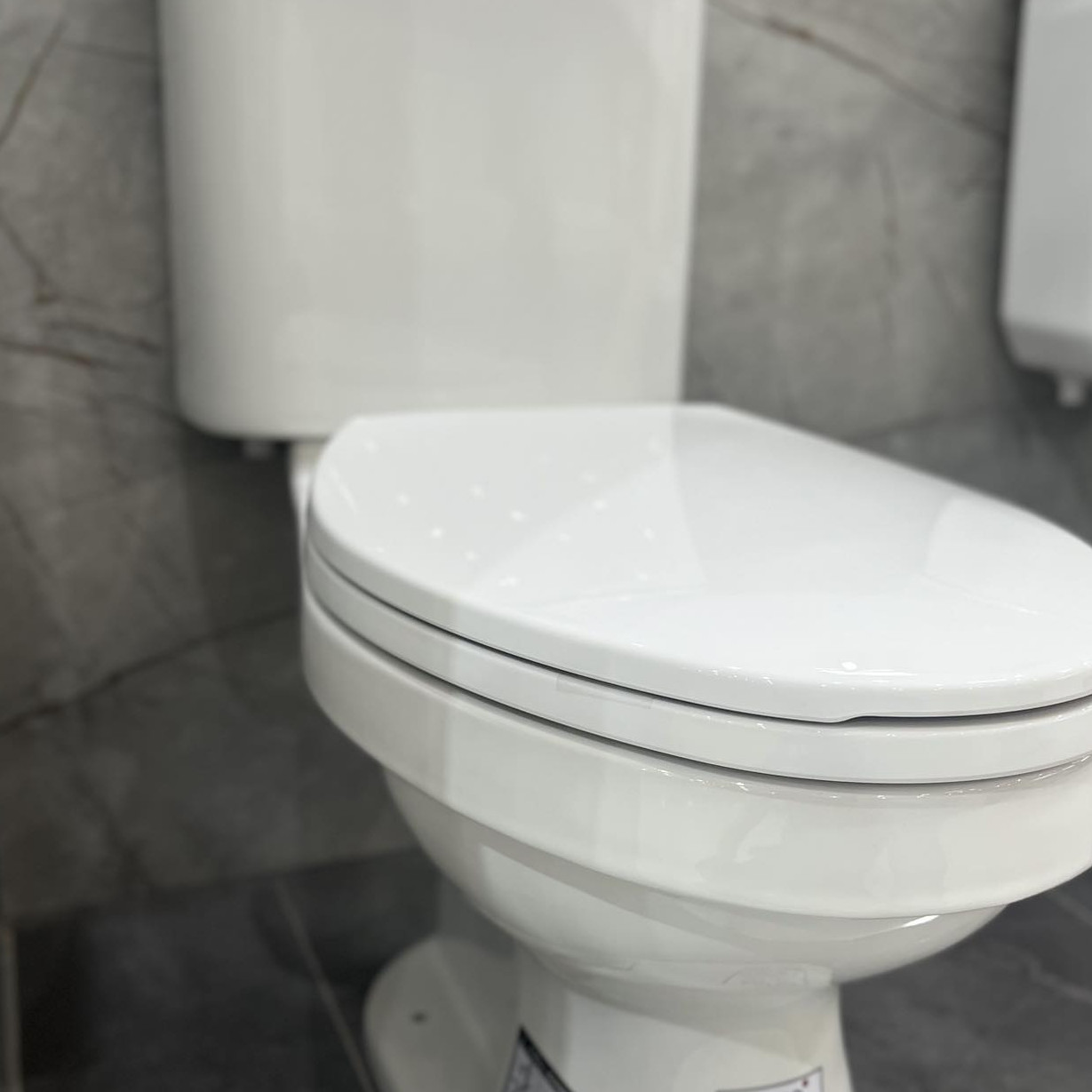 สุขภัณฑ์สองชิ้น 3/4.5L รุ่น C13440 ขาว