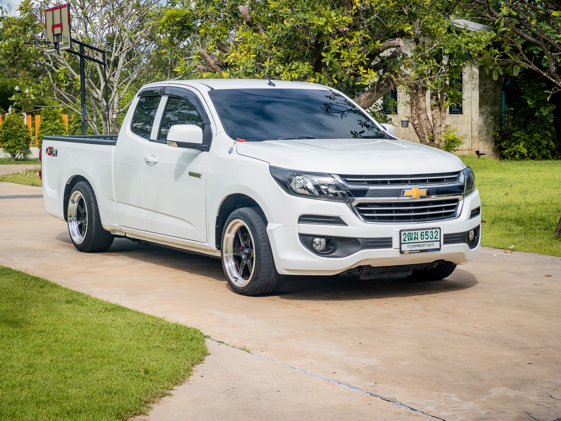 Chevrolet Colorado X-Cab LT 2.5 MT. สีขาว ปี2560 (LCY00749)
