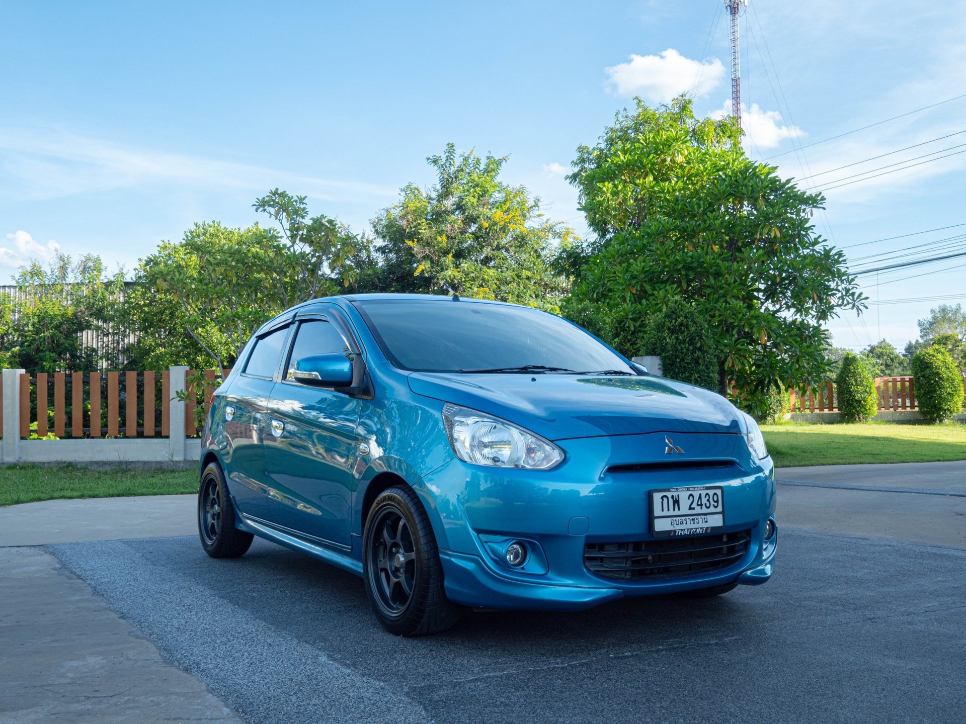 Mitsubishi Mirage GLS 1.2 AT. สีฟ้า ปี2557 (LCY00733)