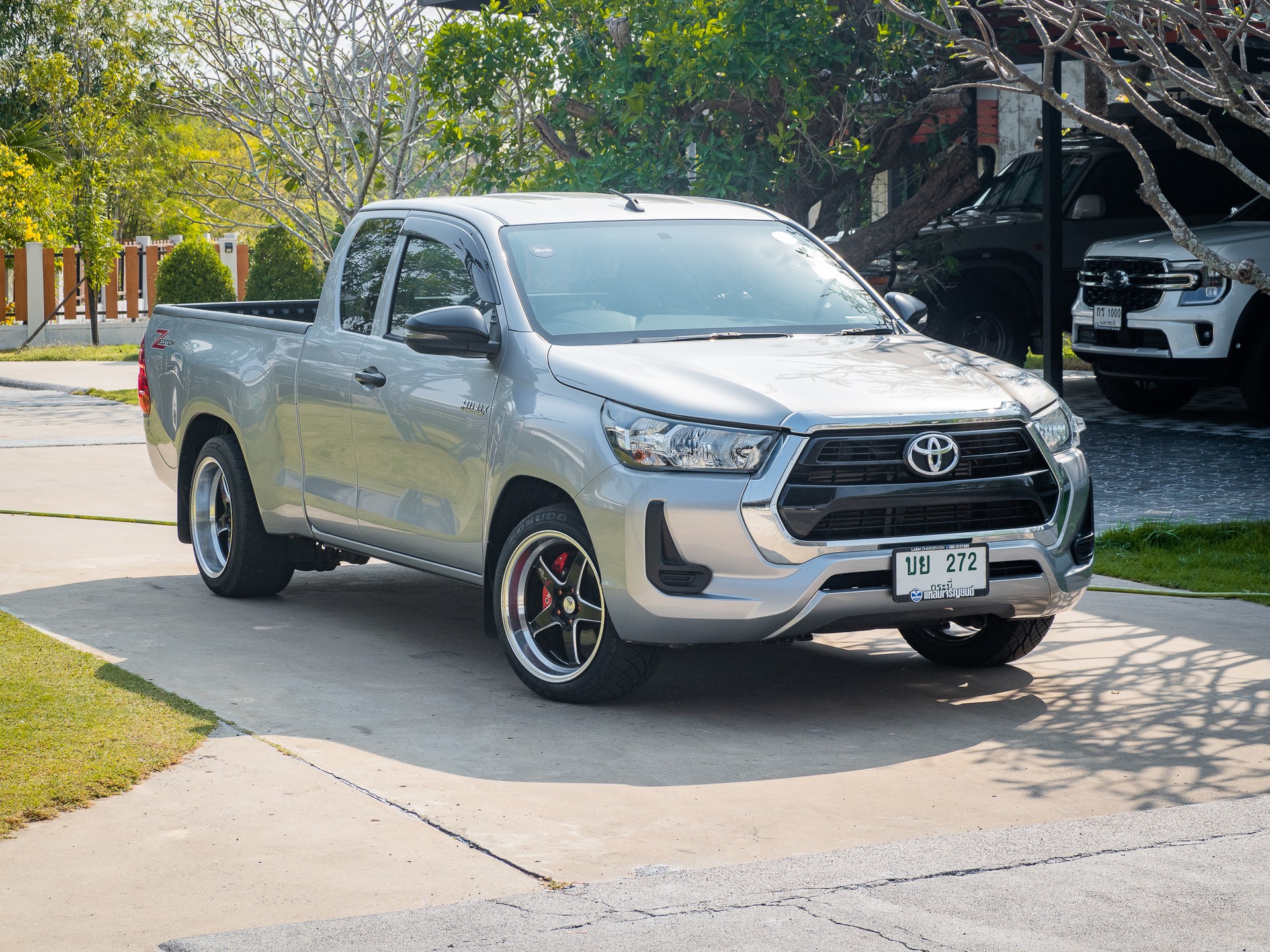 Toyota Hilux Revo Smart Cab Z Edition Entry 2.4 MT สีเทา ปี 2021 (TT00024)