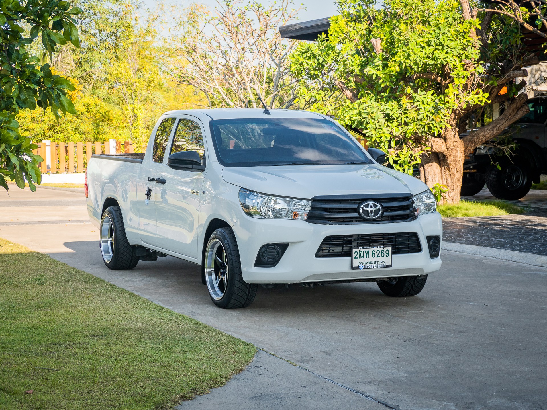 Toyota Hilux Revo Smart Cab 2.4 J สีขาว ปี 2018 (TT00020)