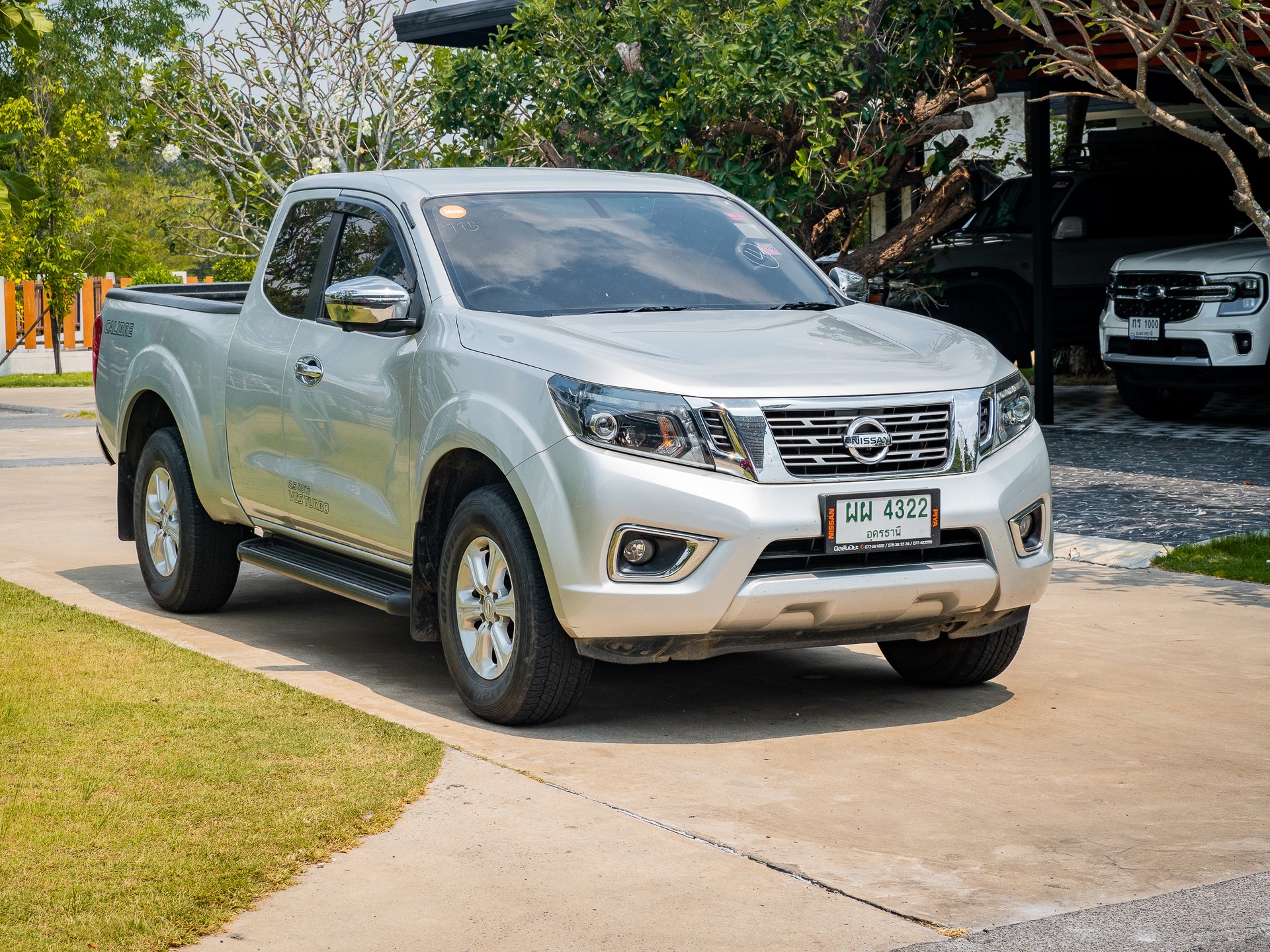 Nissan NP300 Navara Calibre EL 2.5 MT. สีเทา ปี2562 (NS00045)