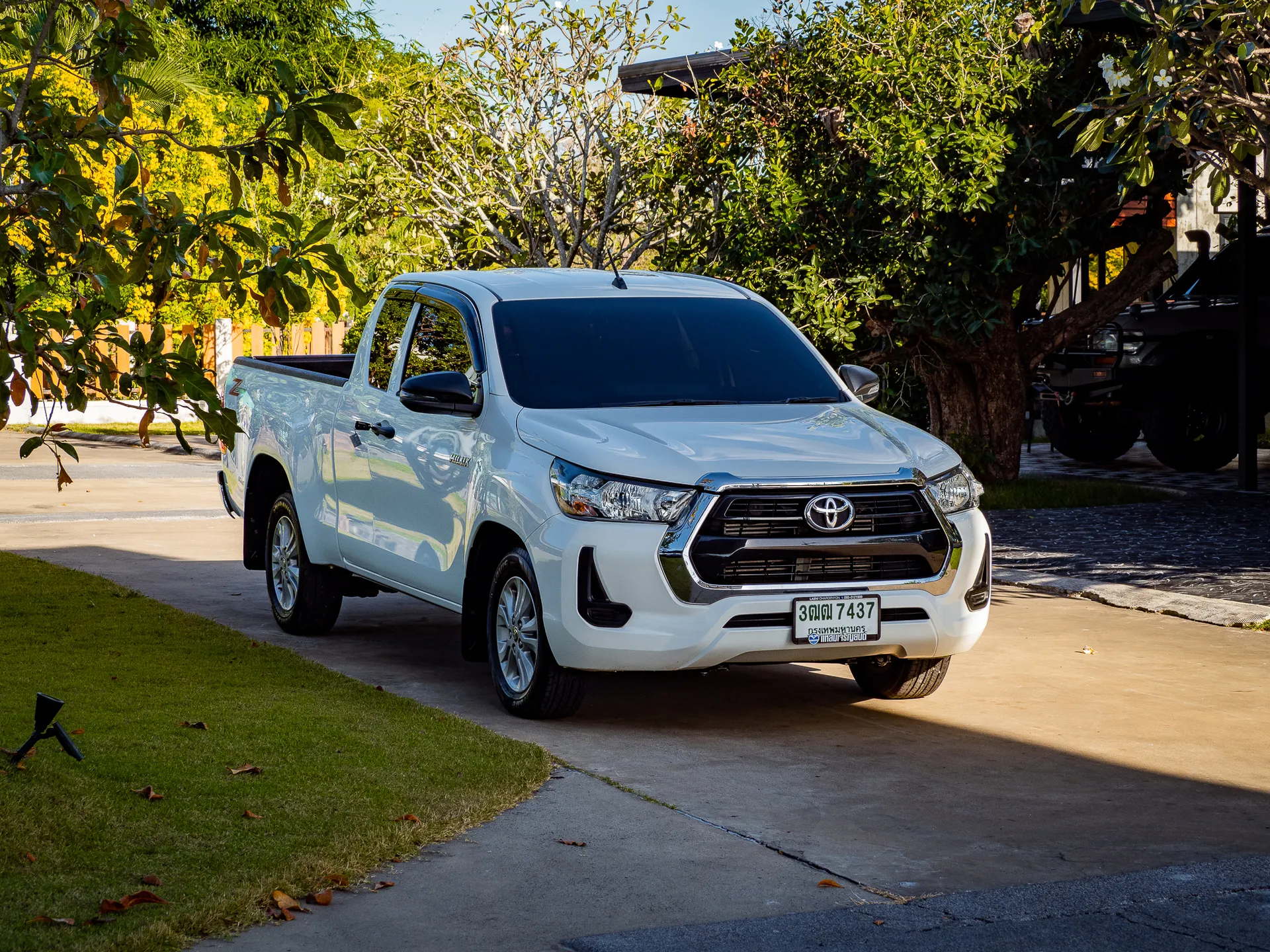 Toyota Hilux Revo Cab 2.4 Z EDITION E MT. สีขาว ปี 2564 (TT00158)