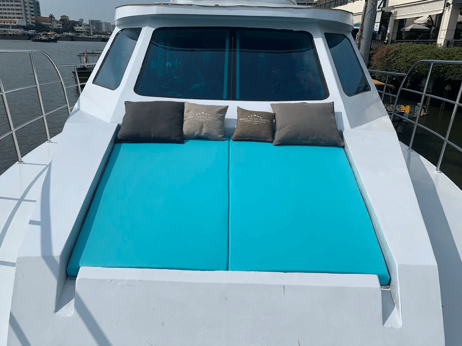 Dao Marine Yacht บริการเช่าเรือยอร์ช Luxury Lifestyle