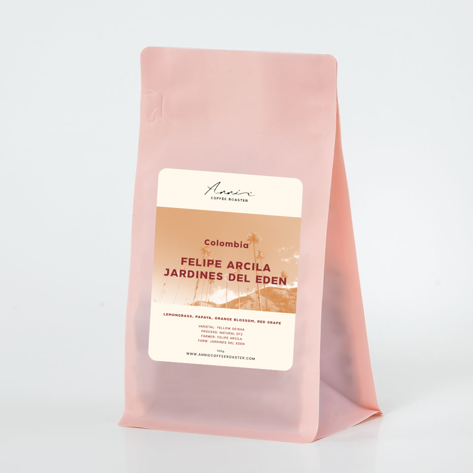 Colombia Felipe Arcila Jardines del Eden Yellow Geisha, Natural EF2