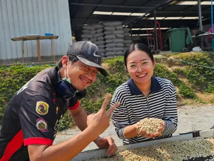 Thailand Sirinya Coffee By Oil and Goh Chaosuwanvilai