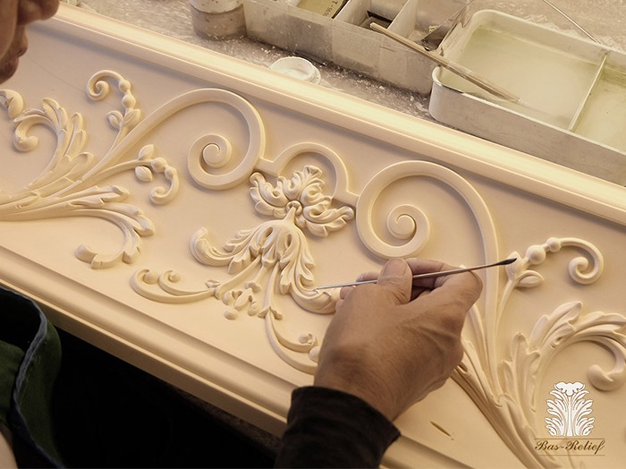 Bas relief mouldings - Frieze molding