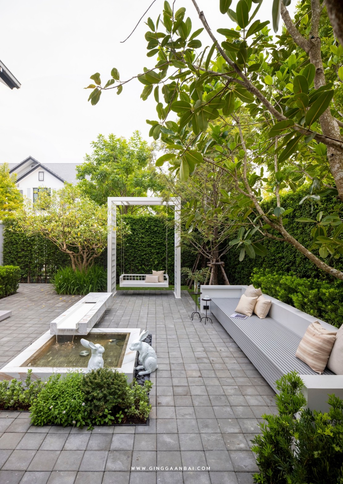 White Aurora (#gingsite1374)