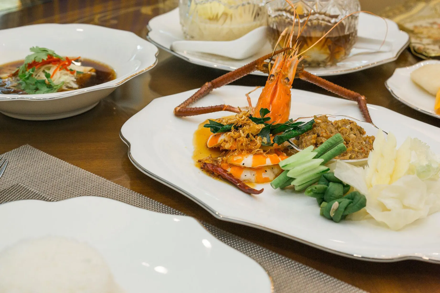 Thai Set table