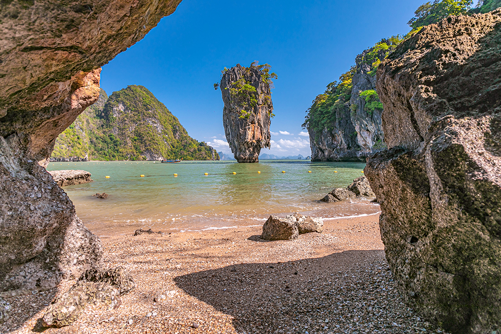 PHI PHI ISLANDS - JAMES BOND ISLAND OVERNIGHT TOUR