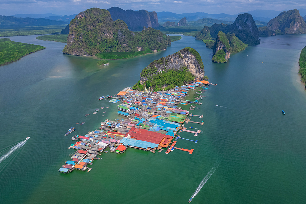 JAMES BOND ISLAND TOUR