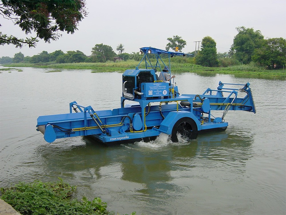 Garbage Collecting Boat