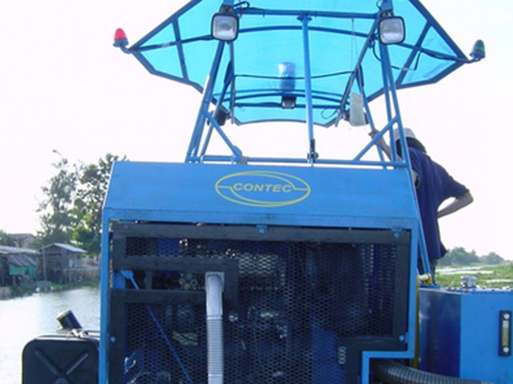 Garbage Collecting Boat