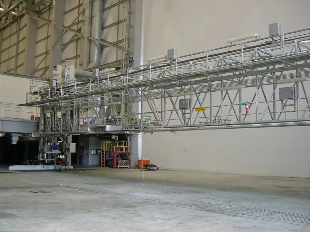 Narrow body fuselage dock