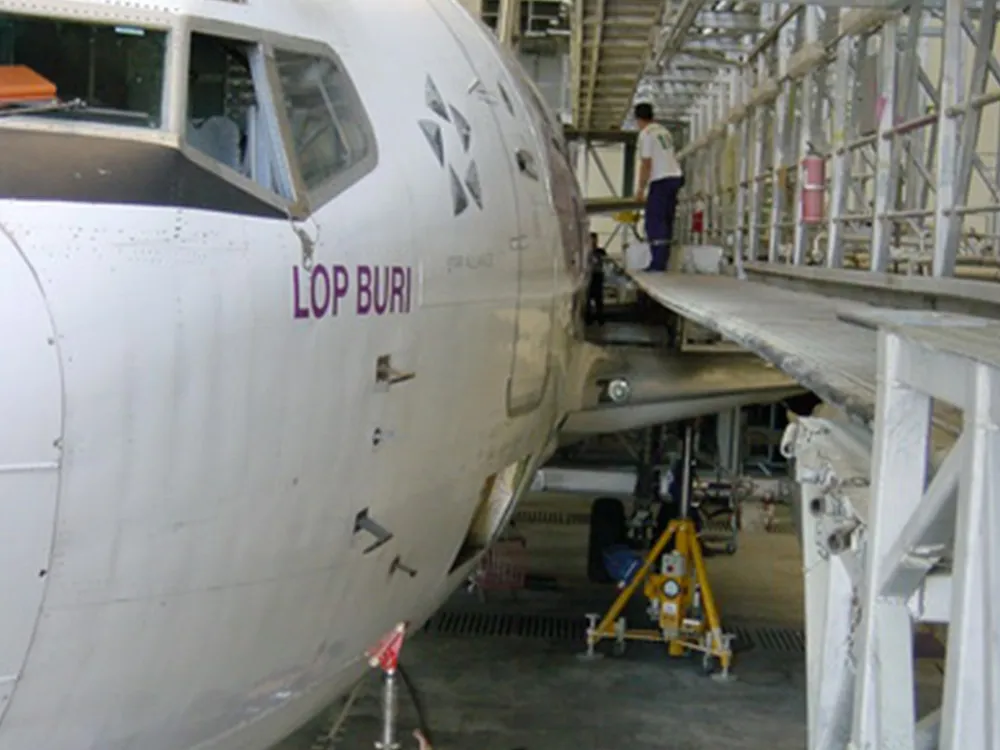 Narrow body fuselage dock