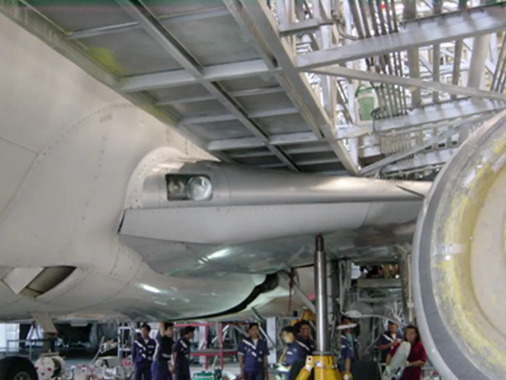 Narrow body fuselage dock