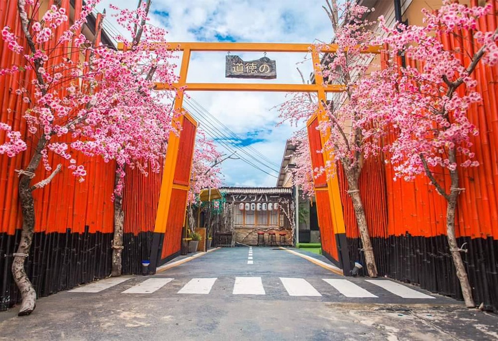 Japan-TiKi-Pool-Villa-Pattaya-
