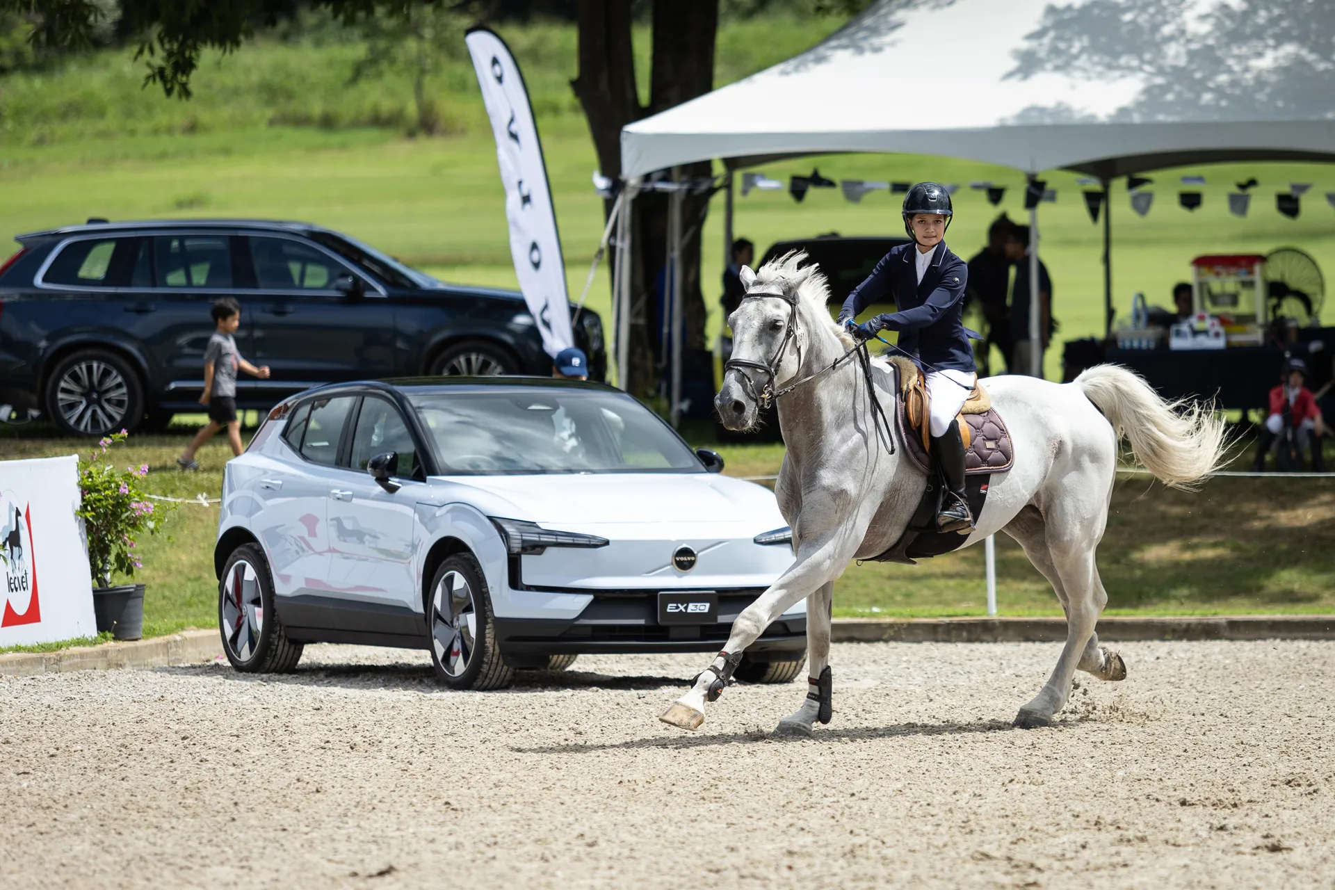 Newton X Trot Around International Horse Show 2024
