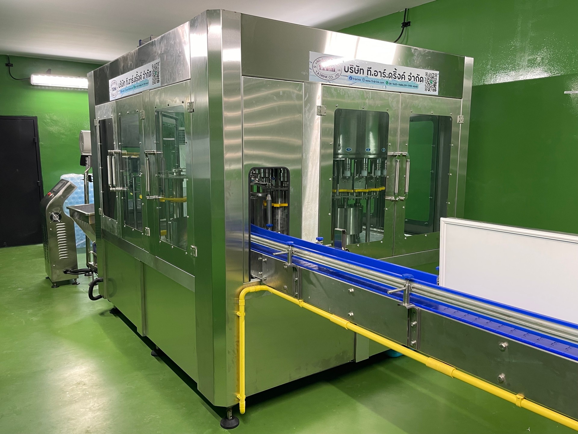 เครื่องบรรจุน้ำดื่มอัตโนมัติ รุ่น 18-18-6 ความเร็ว 6,000-8,000 ขวดต่อ ...