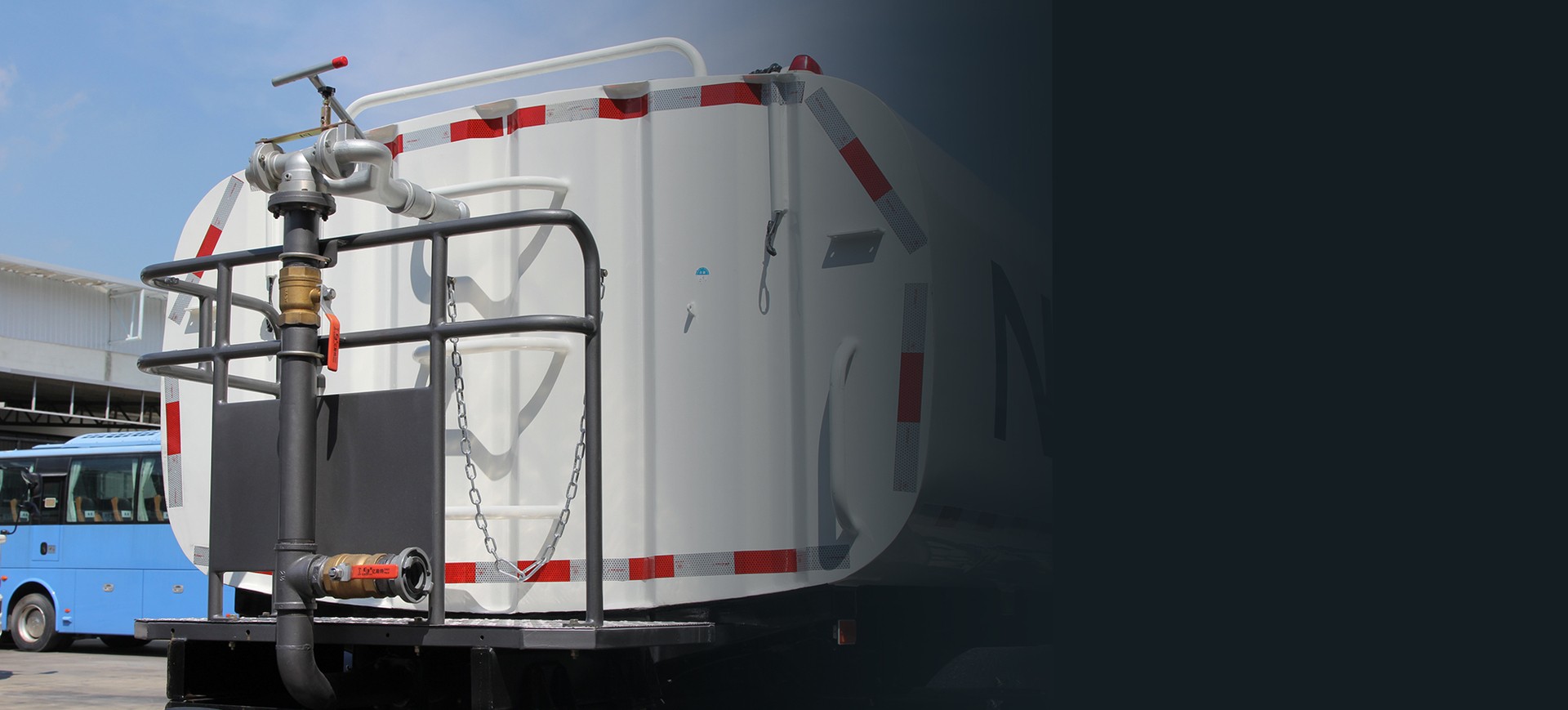 EV Water Spraying Truck l Nex Point