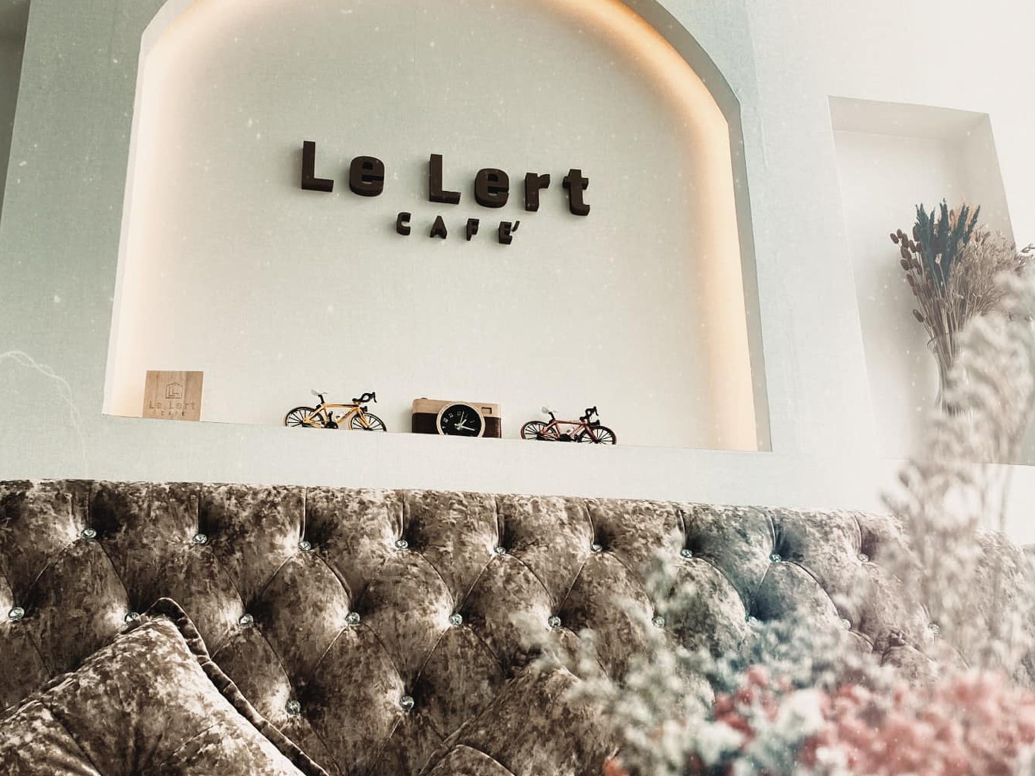 เลอ เลิศ คาเฟ่