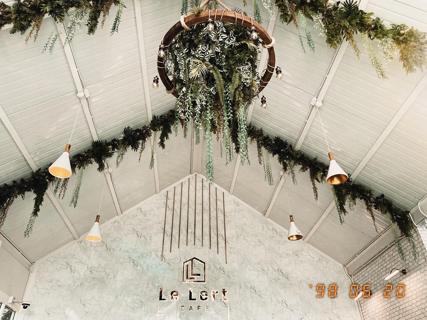 เลอ เลิศ คาเฟ่