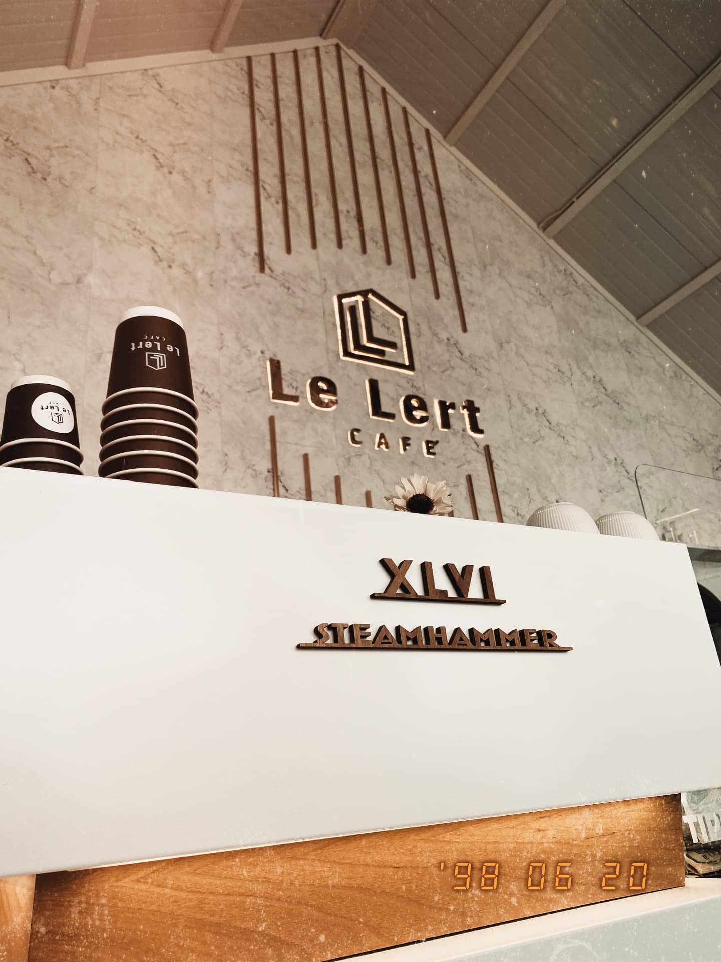 เลอ เลิศ คาเฟ่