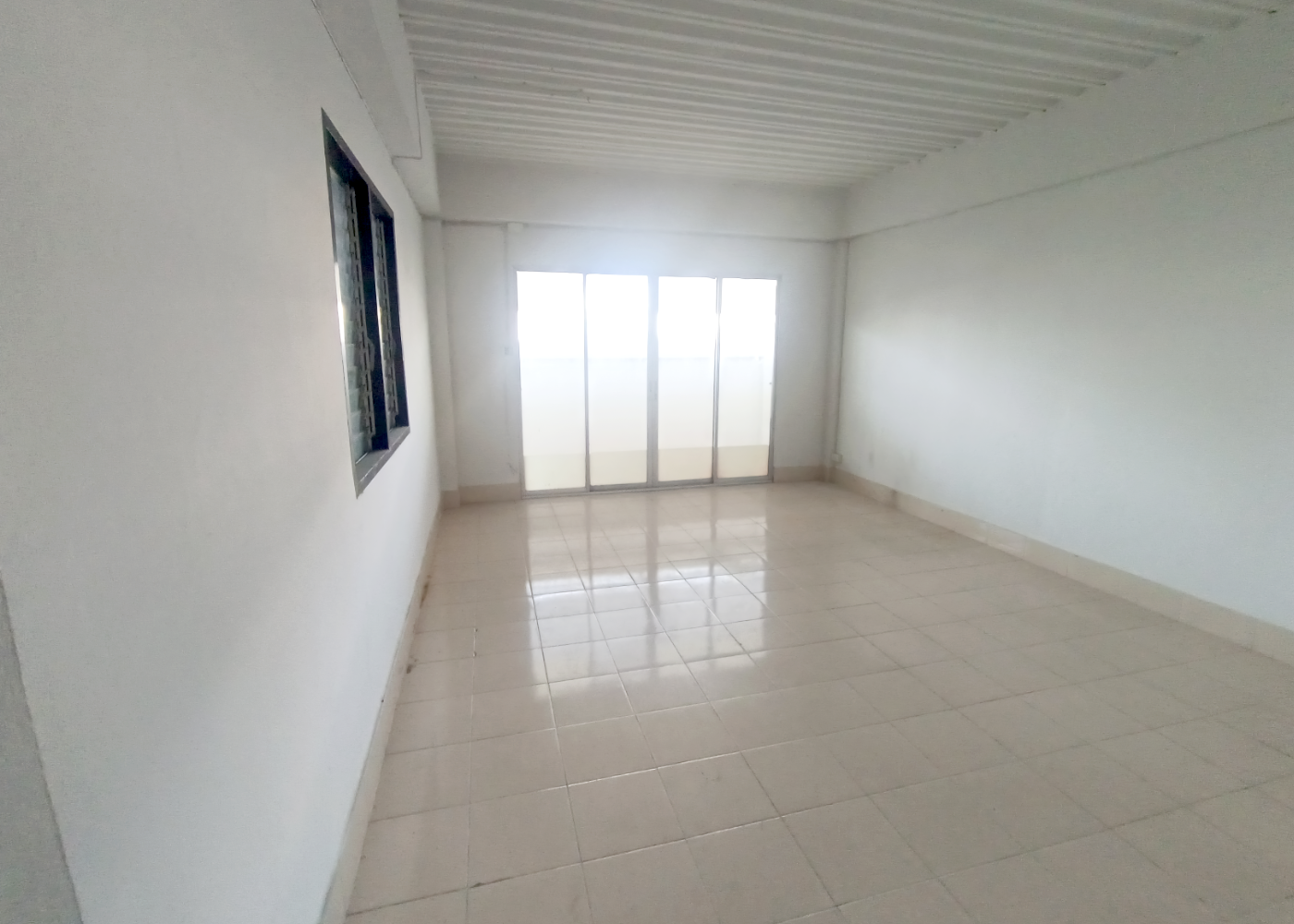 โรงงาน โกดังให้เช่า พร้อมชั้นลอย 712 ตร.ม.