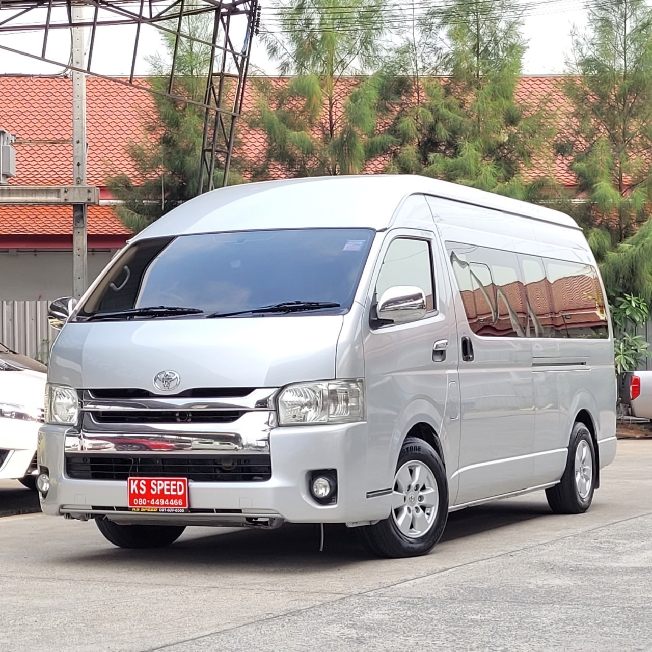 TOYOTA ตู้Vip Commuter 3.0 GL เกียร์A/T ปี2014 สีเทา