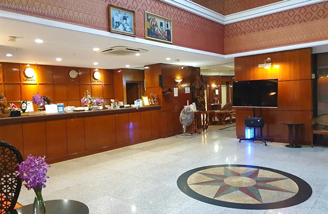 NONTHABURI PALACE HOTEL