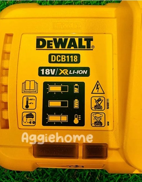 DEWALT แท่นชาร์จแบต รุ่น DCB118 18V (ชาร์จเร็ว)