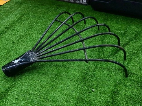 TREETOOLS ตะกราว คราดหญ้า แบบ 7ซี