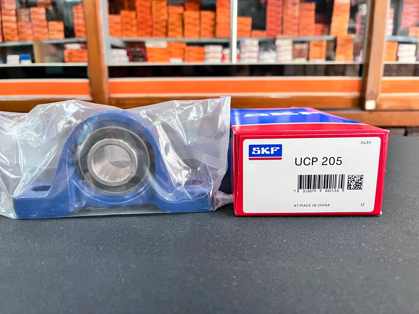 ลูกปืน SKF UCP205