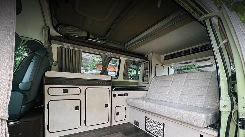 CAMPER-INTERIOR