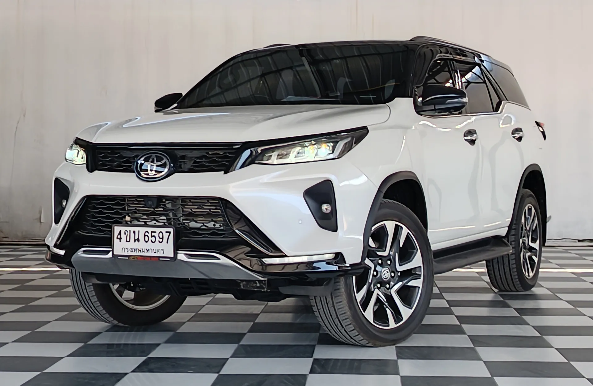 TOYOTA LEGENDER 2.8 V.4WD.ZIGMA4 ปี 2020 ( 4 ขน 6597 กทม )